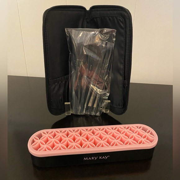 Mary Kay | Makeup | Mary Kay Essential Brush Collection Brush Organizer ...